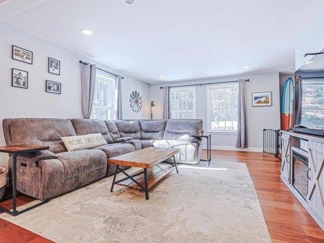 house with 4 bedroom, Brookline NH ES105108146