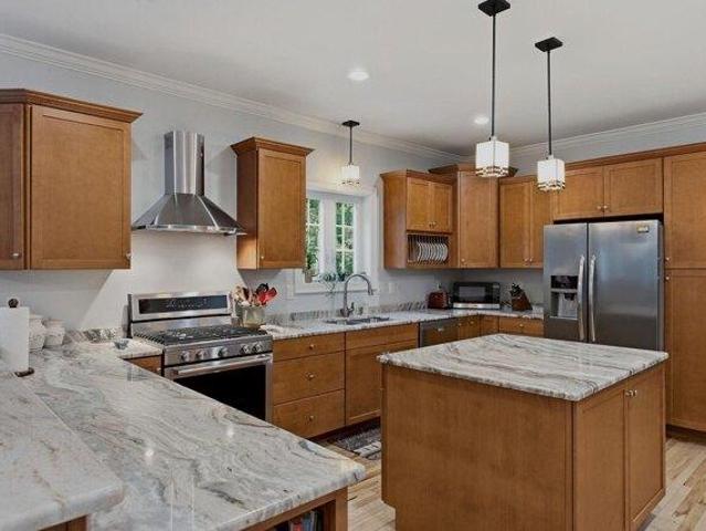 house with 4 bedroom, Brookline NH ES105142182