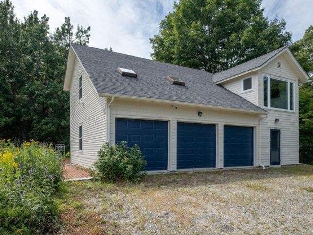 house with 4 bedroom, Brooksville ME DLS102211421