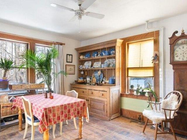 house with 4 bedroom, Brattleboro VT DLS102762617
