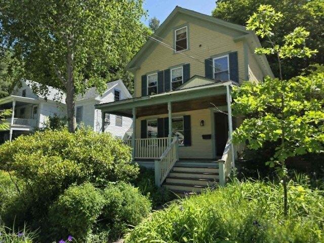 house with 4 bedroom, Brattleboro VT DS104079214