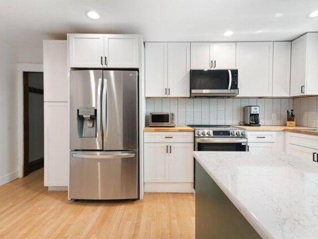house with 4 bedroom, Brattleboro VT ES104010031
