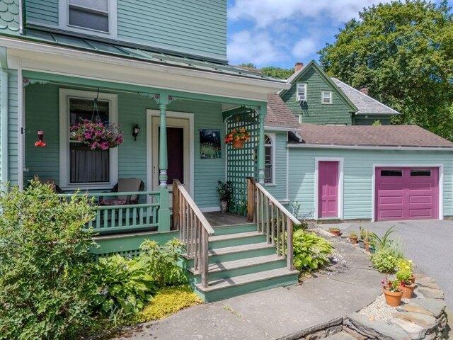 house with 4 bedroom, Brattleboro VT ES104149753