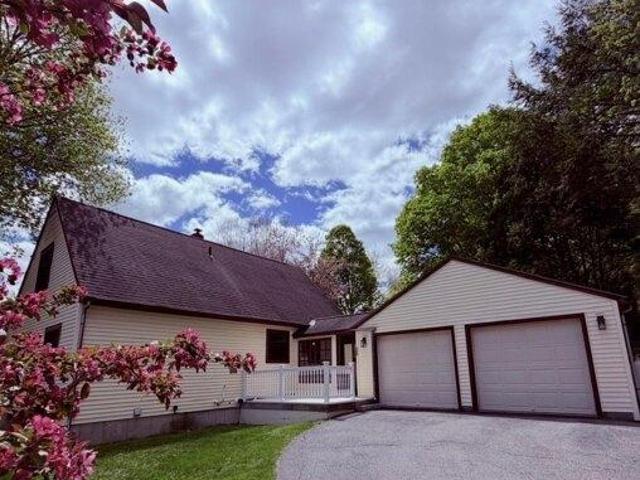 house with 4 bedroom, Brattleboro VT ES105126043