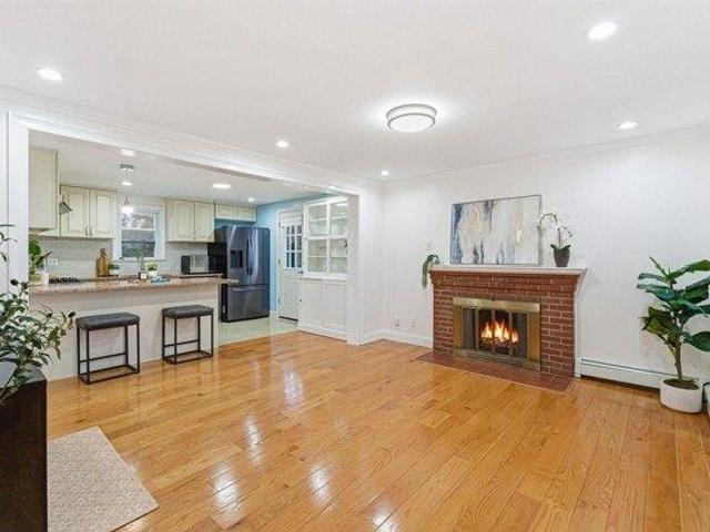 house with 4 bedroom, Braintree MA ES103807542
