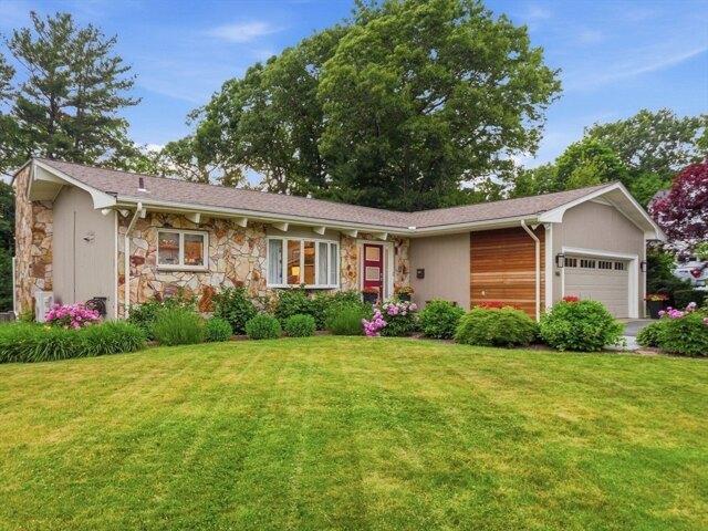 house with 4 bedroom, Braintree MA ES103970114
