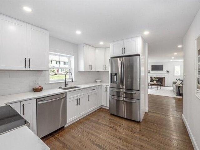 house with 4 bedroom, Braintree MA ES103017178