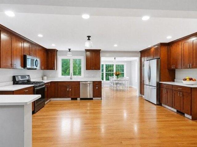 house with 4 bedroom, Braintree MA ES105059083