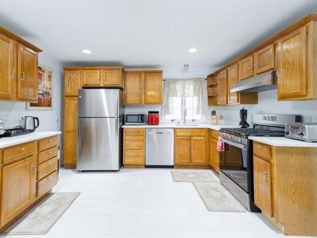 house with 4 bedroom, Braintree MA ES105114532