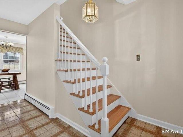 house with 4 bedroom, Branford CT DLS102064121