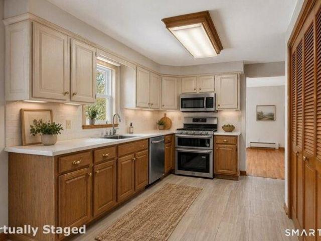 house with 4 bedroom, Branford CT ES103070438