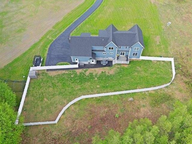 house with 4 bedroom, Brentwood NH DS103250579