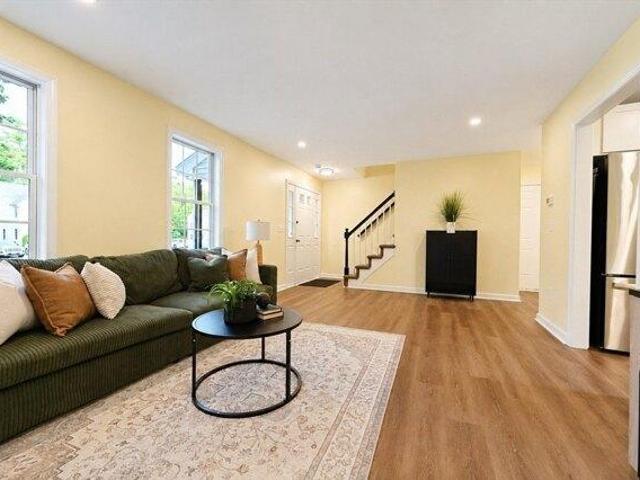 house with 4 bedroom, Bridgewater MA ES105107816