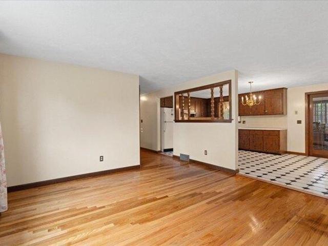 house with 4 bedroom, Bridgewater MA ES105109449