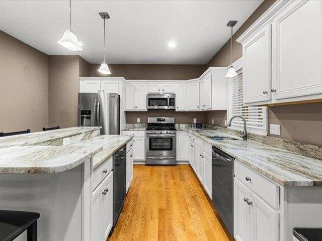 house with 4 bedroom, Bridgewater MA ES105208240