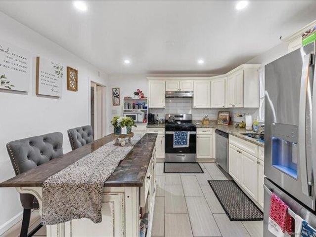 house with 4 bedroom, Bridgeport CT DLS101627877