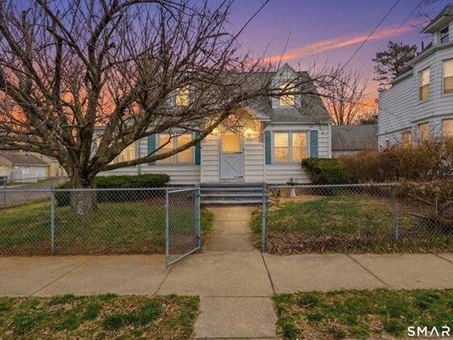 house with 4 bedroom, Bridgeport CT DLS102217742