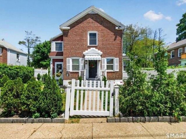 house with 4 bedroom, Bridgeport CT DS104112239