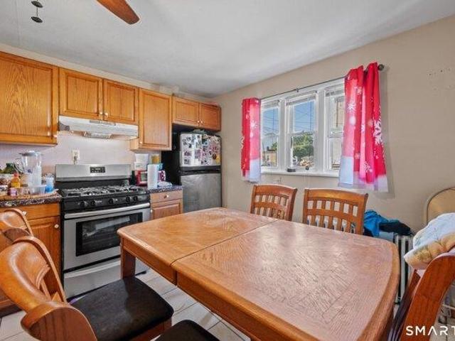 house with 4 bedroom, Bridgeport CT DS104262137