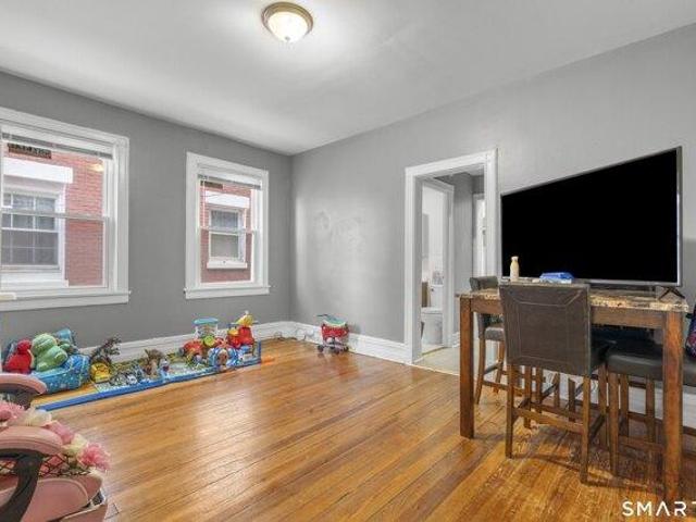 house with 4 bedroom, Bridgeport CT ES104187993