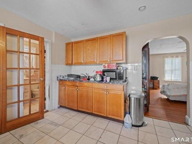 house with 4 bedroom, Bridgeport CT ES104262137