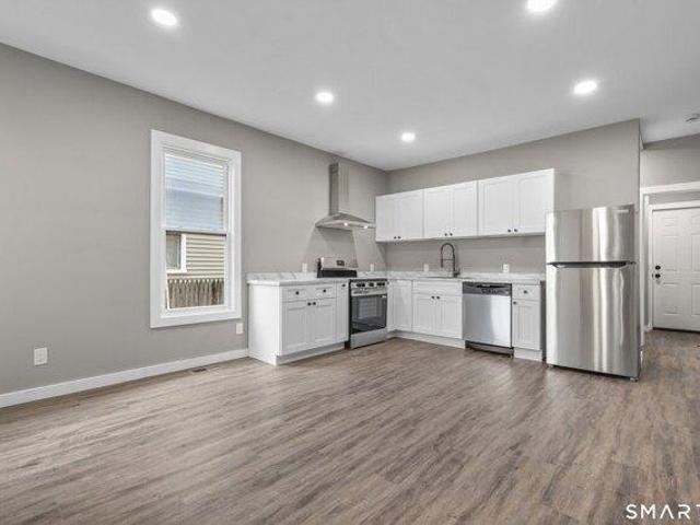 house with 4 bedroom, Bridgeport CT ES104514019