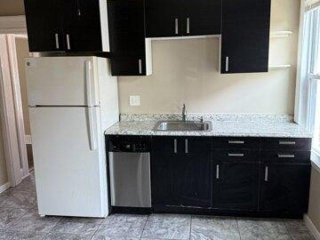 house with 4 bedroom, Bridgeport CT ES104833223