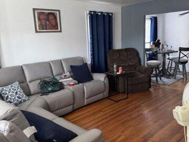 house with 4 bedroom, Bridgeport CT ES104833953