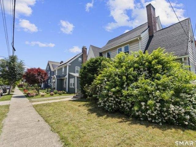 house with 4 bedroom, Bridgeport CT ES104906496