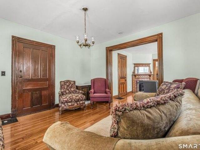 house with 4 bedroom, Bridgeport CT ES104947108