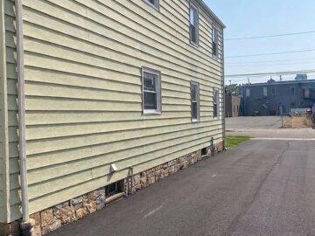 house with 4 bedroom, Bridgeport CT ES105143580