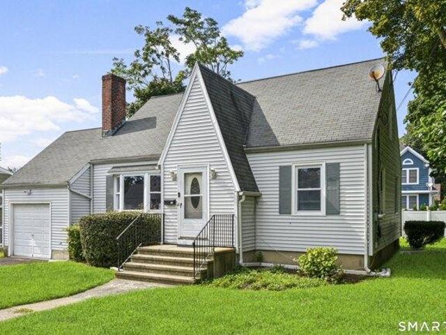 house with 4 bedroom, Bridgeport CT ES105157256