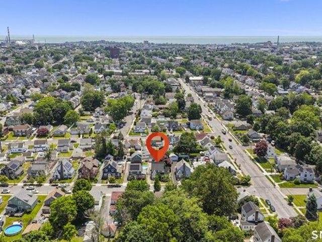 house with 4 bedroom, Bridgeport CT ES105176438