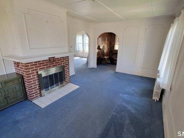 house with 4 bedroom, Bridgeport CT ES105191251