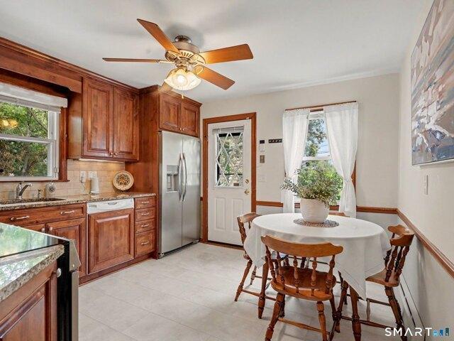 house with 4 bedroom, Bridgeport CT ES105191533