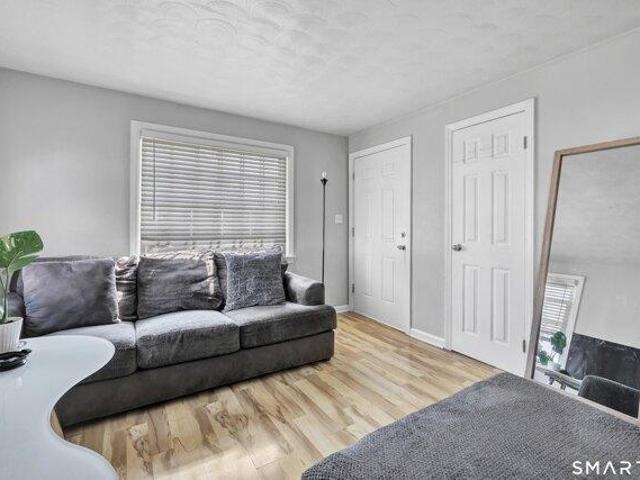 house with 4 bedroom, Bridgeport CT ES105207864