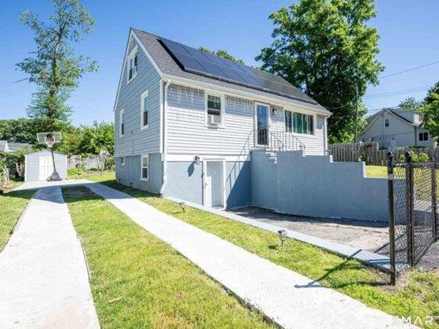 house with 4 bedroom, Bridgeport CT ES103159356