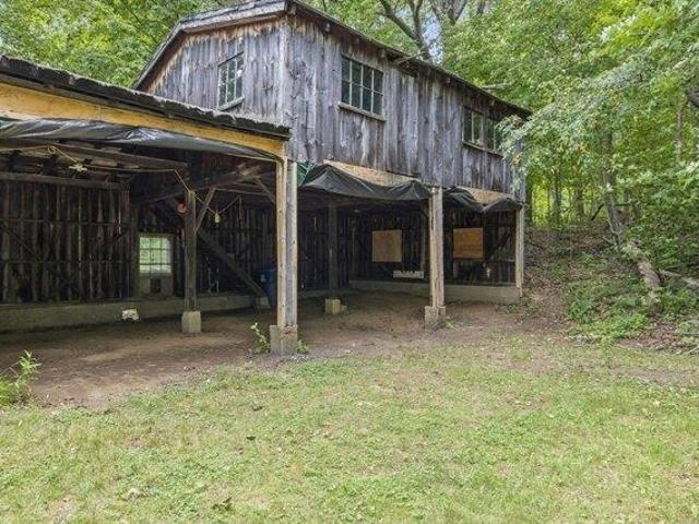 house with 4 bedroom, Brimfield MA ES104478338