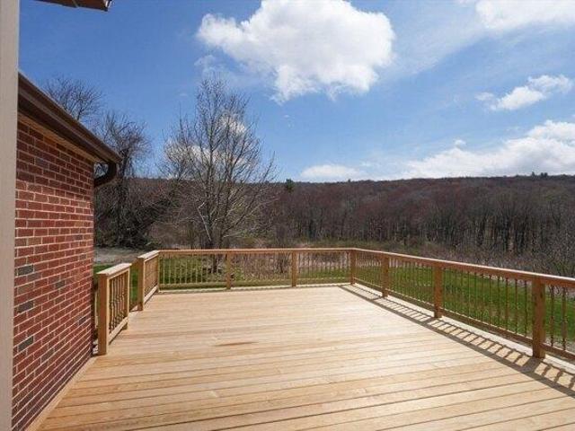 house with 4 bedroom, Brimfield MA ES104760785