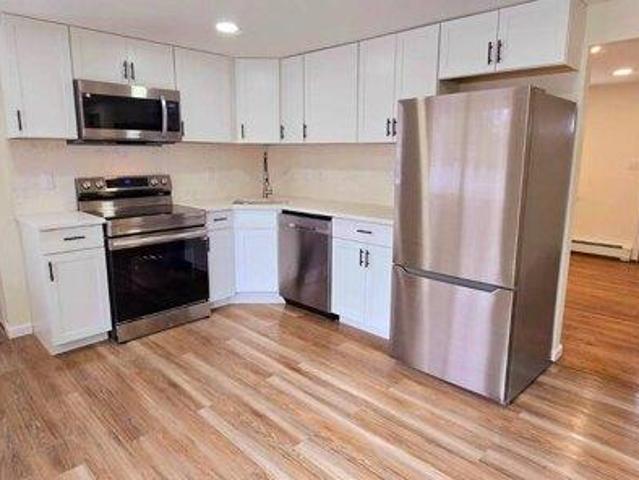 house with 4 bedroom, Bristol CT DS102027147