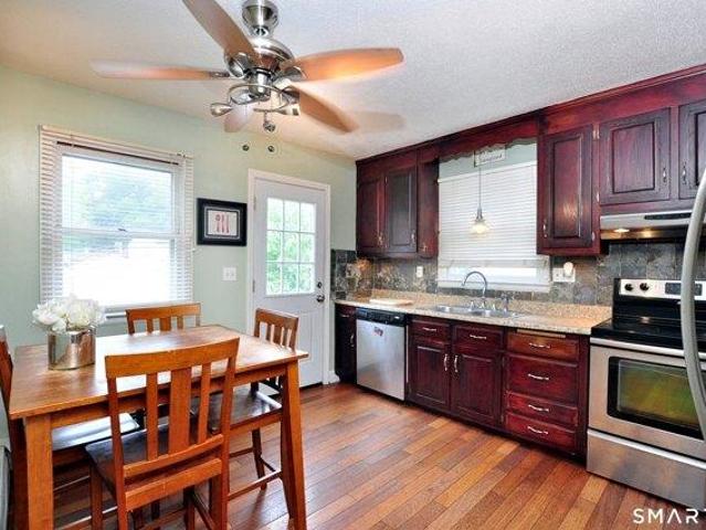 house with 4 bedroom, Bristol CT DS103666015