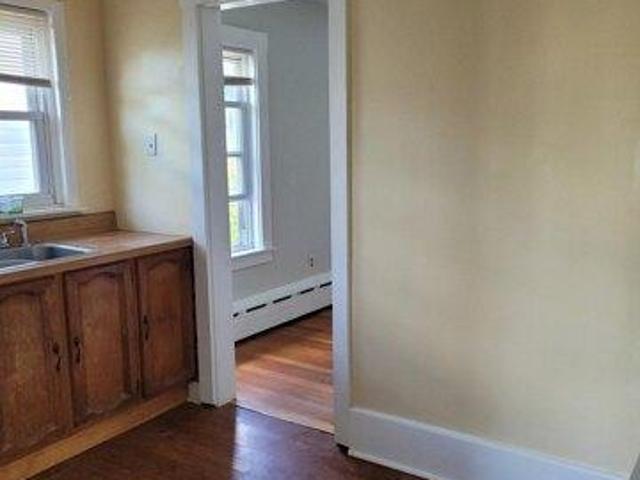 house with 4 bedroom, Bristol CT ES105115683