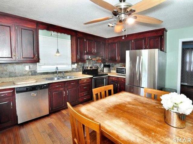 house with 4 bedroom, Bristol CT ES103436368