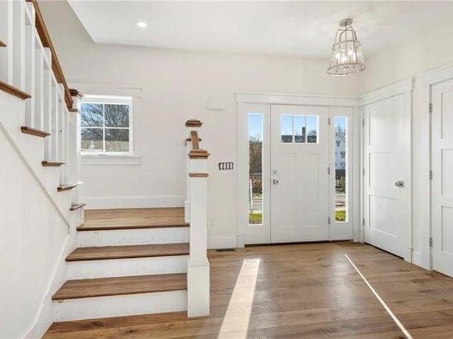house with 4 bedroom, Bristol RI DLS101604099