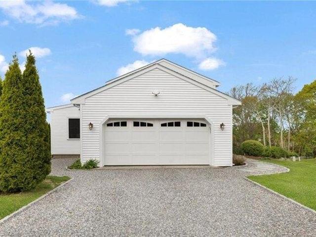 house with 4 bedroom, Bristol RI DLS102410733