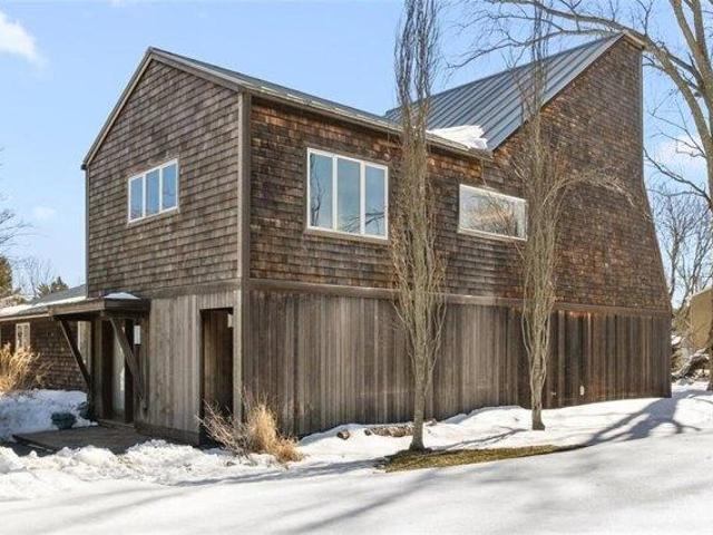 house with 4 bedroom, Bristol RI DS102317179