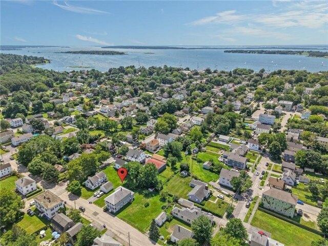 house with 4 bedroom, Bristol RI ES105107619