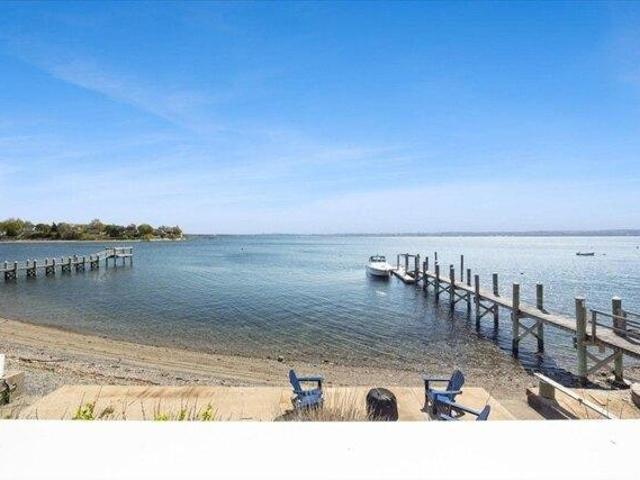house with 4 bedroom, Bristol RI ES105115988