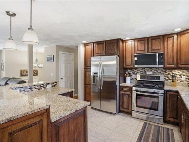 house with 4 bedroom, Bristol RI ES103185775