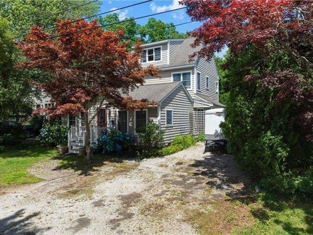 house with 4 bedroom, Bristol RI ES103927773